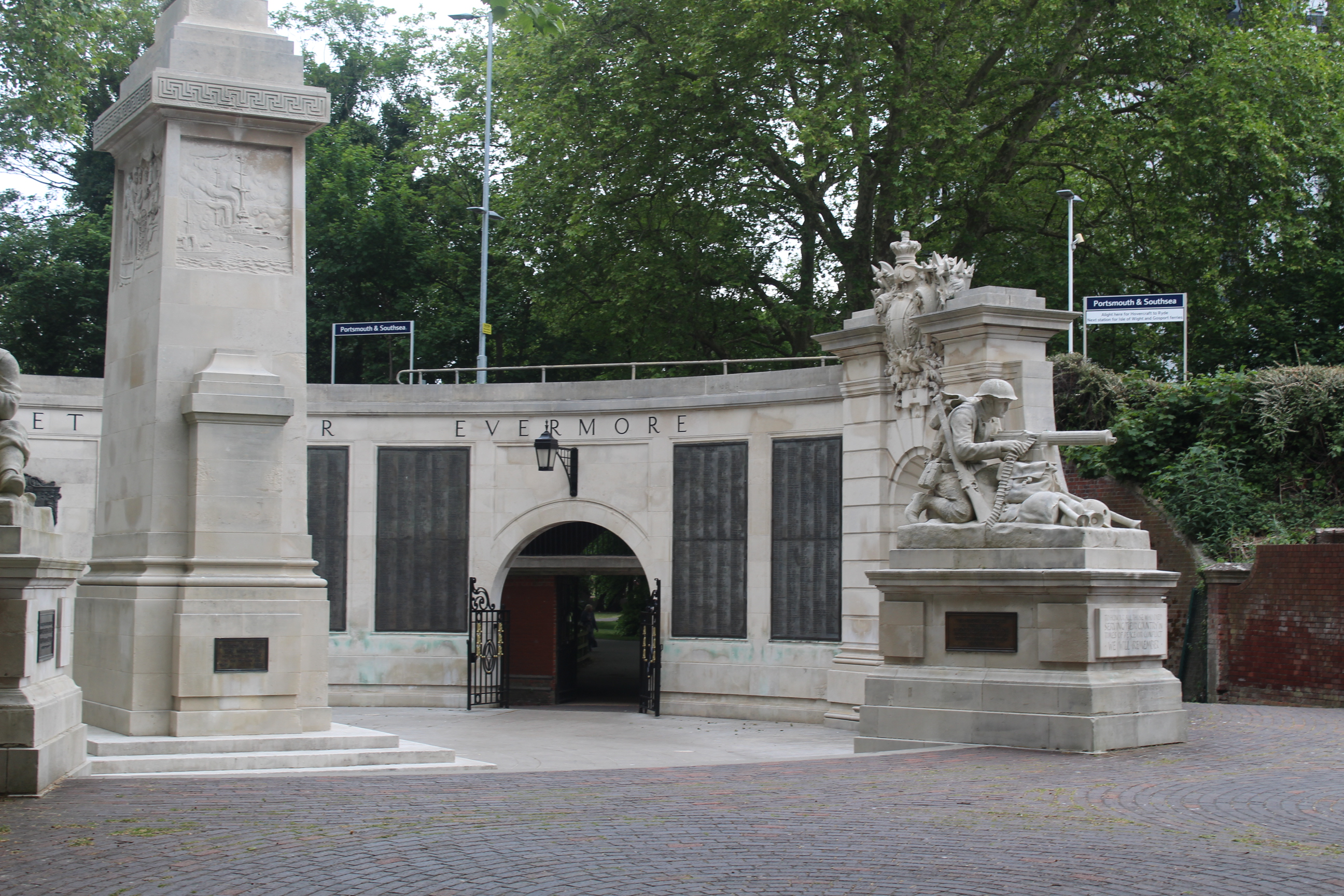 Portsmouth WW1 - War Memorials Online